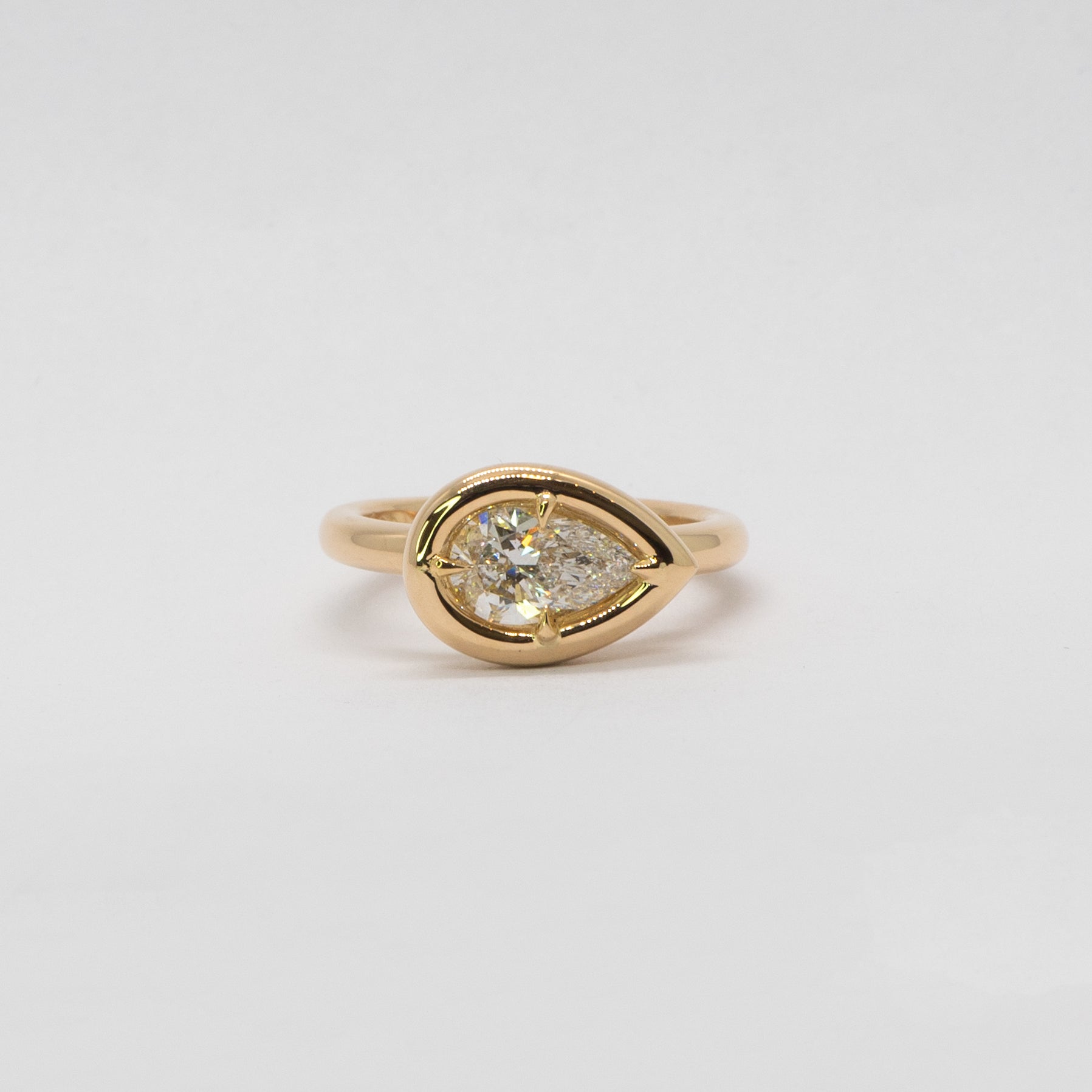 Benjamin Rose - Bespoke - Aura Diamond Ring – Comune Gallery
